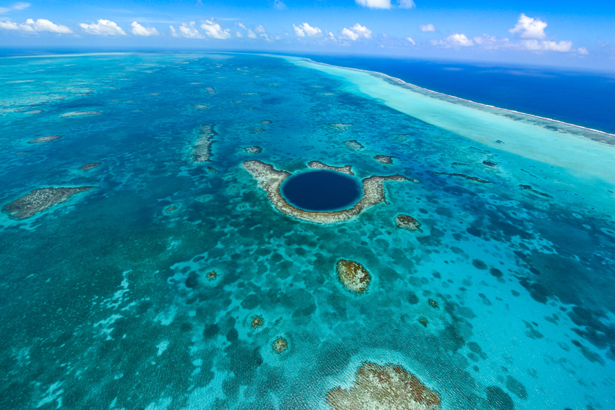De Great Blue Hole | Travel Belize | travelbelize.org