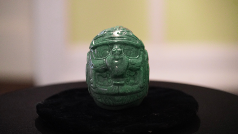 Le joyau de la couronne : La tête de jade au Belize | Artéfacts mayas